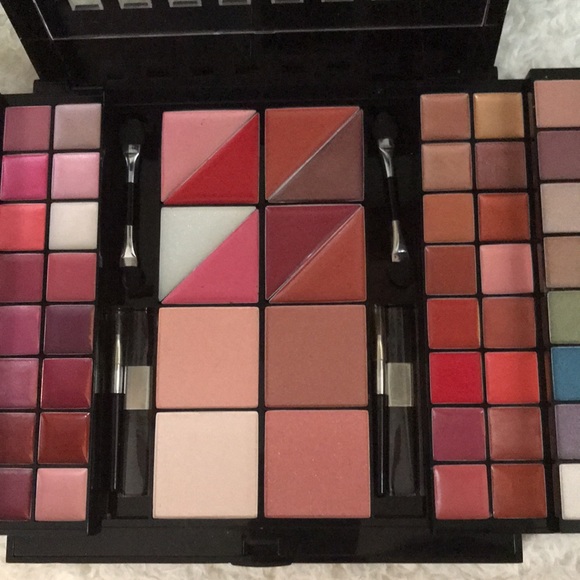 Jasmine La Belle | Makeup | Jasmine La Belle Cosmetics Palette | Poshmark